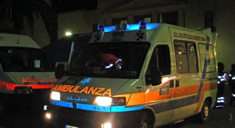 Incidente Mortale Sulla Cristoforo Colombo Porsche In Pezzi Dopo Lo