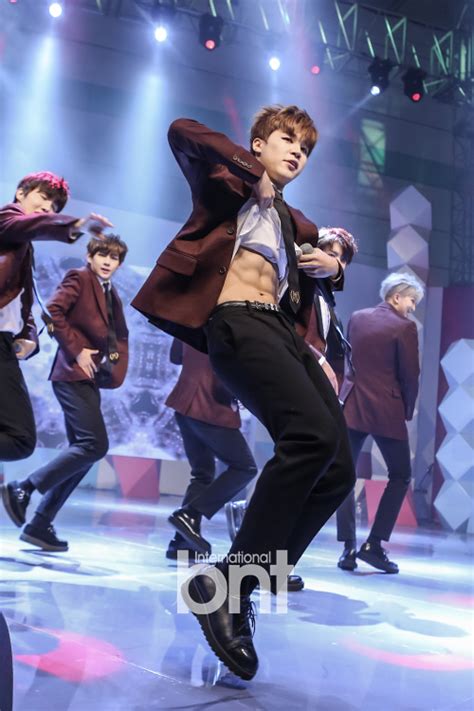 [bnt포토] 방탄소년단 지민 환상적인 초콜릿복근