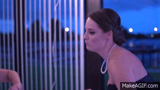 White Girl Dancing On Make A GIF White Girl Dancing On Make A GIF