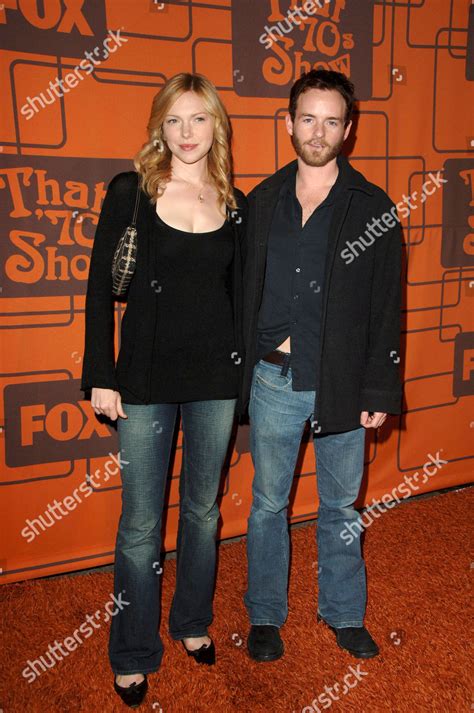 Christopher Masterson And Laura Prepon