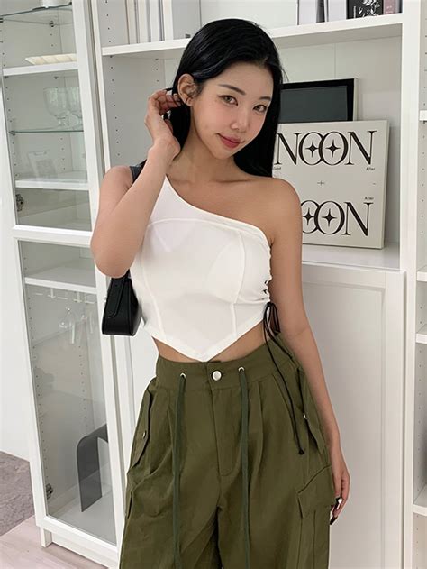 루미에르 당일출고 핫걸 애쉬 나시 원숄더 오프숄더 튜브탑 크롭탑 크롭 크롭티 탱크탑 브라렛 코르셋 발레코어 발레 브라탑