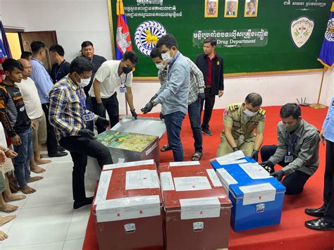 មន្ទីរប្រឆាំងគ្រឿងញៀនបង្ហាញមុខក្រុមជួញដូរគ្រឿងញៀនឆ្លងដែនជនជាតិថៃនិងខ្មែរ៤នាក់និងគ្រឿងញៀនប្រមាណ២៥