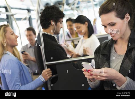 Les indiens dans le bus Banque de photographies et dimages à haute résolution Alamy