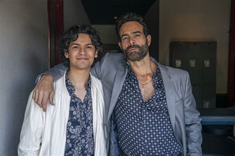 Luis Roberto Guzmán Más Que Realizado Por Su Participación En Cobra Kai