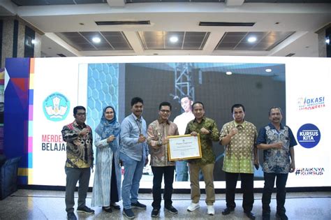 Pemkab Bandung Raih Penghargaan Pendidikan Vokasi Dari Kemendikbud