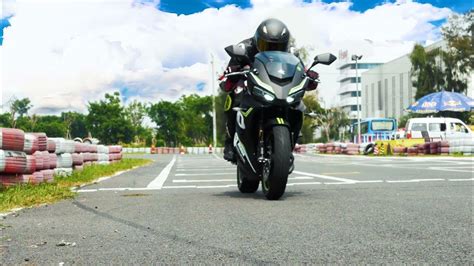 TARO MOTO GP2 200 C.C - YouTube