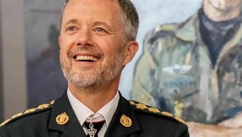Kong Frederik Var Nostalgisk Over At Se Udstillingen Frederik 10