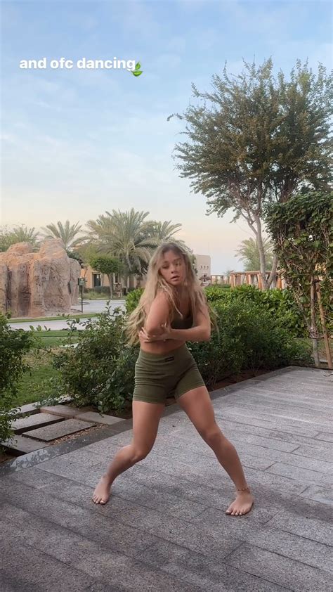 Sofya Plotnikovas Feet