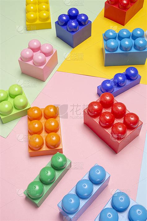 彩色玩具砖彩色儿童积木俯视图
