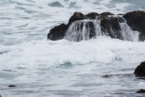 Rock Splash By Alienkissu On Deviantart