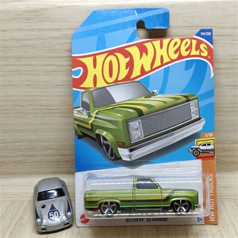 Jual Hot Wheels 83 Chevy Silverado Hijau 2022 Kota Cirebon