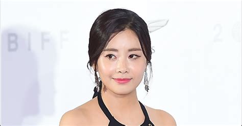 Md포토 문근영 시스루 노출 살짝 가리고