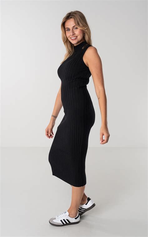 Mouwloze Maxi Jurk Met Hoge Nek Zwart Guts And Gusto