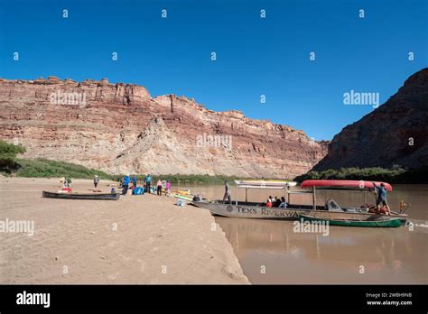 River Runners Loading Jet Boat For Shuttle To Take Out Canyonlands