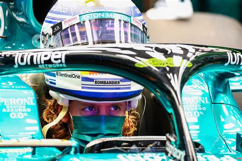 セバスチャン・ベッテルが日本グランプリ限定ヘルメットを装着。アライへの感謝を込める Autosport Web