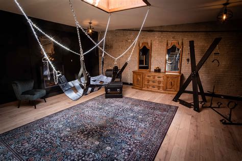 Gallery Explore Unique Bdsm Spaces In Toronto — The Kneeling Room