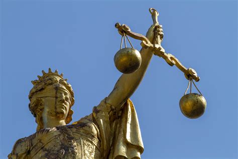 La Perspective Dun Procès Criminel Séloigne Pour Le Jeune Caïd