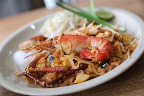 Pad Thai Stir Fry Noodles And Shrimp In Thai Style Thai Traditional