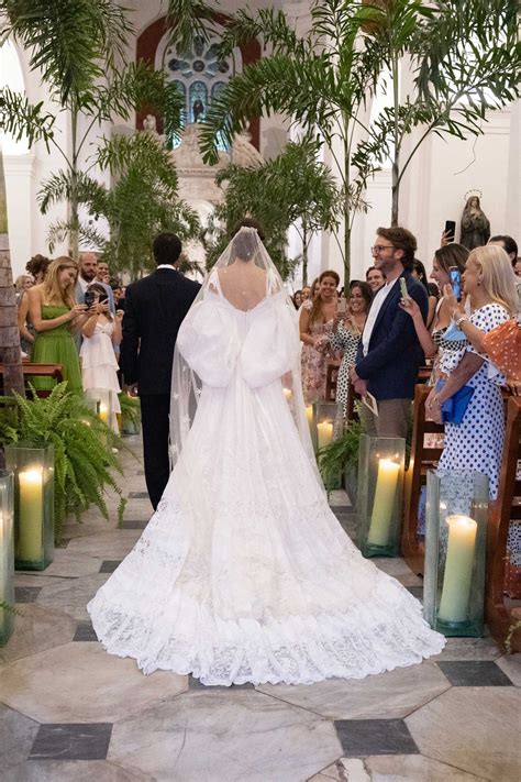 CoutureAndRoyals On Twitter The Back Of The Dress Is Spectacular The Lace Is Absolutely
