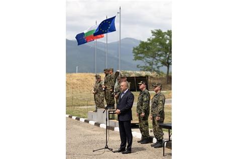 Радев Въвеждането на безпилотните системи в Българската армия е