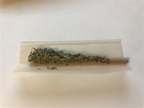 How To Roll A Joint The Essential Cannabis Guide