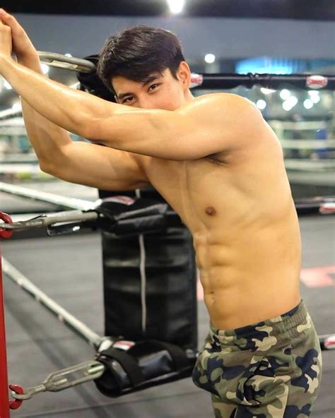เปิดวาร์ป นายแบบไทย หุ่นดี Sex Appeal