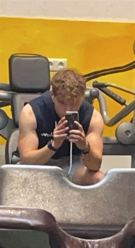 Fit Twinks Hmu 🤙 Scrolller