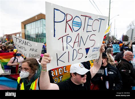 Ottawa Canada 25th Apr 2025 Counter Protestors Opposing A