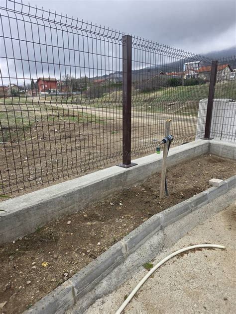 Цялостно изграждане на огради с оградни пана или мрежа Строителни услуги Пловдив Предл