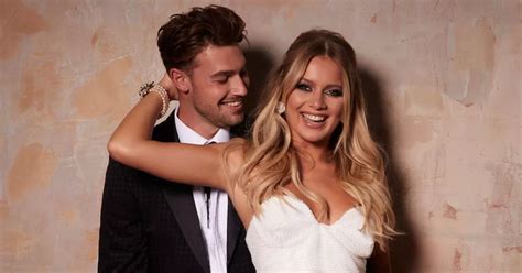Love Islands Tasha And Andrew Recreate Racy Kourtney Kardashian And