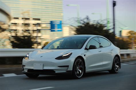 「もうガソリン車には戻れない」テスラ・モデル3オーナー、石井啓介さんに聞く電気自動車（ev）ライフの実際のところ