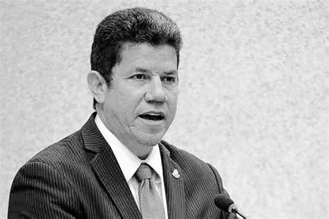 Parlamentario Chris Dammers èxtra