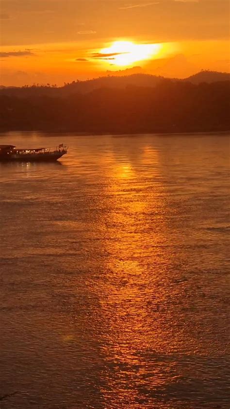 ไอ้จ้อย Travelism ทำไมสวยอย่างนี้ เย็นนี้ที่เชียงคาน วันนี้ผมมา