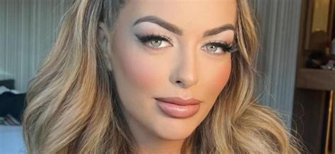 Mandy Rose In Bathroom Bikini Told Thighs Win The Title Alone