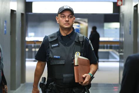 Tentative De Meurtre Sur Un Policier Délinquant Dangereux Ou La