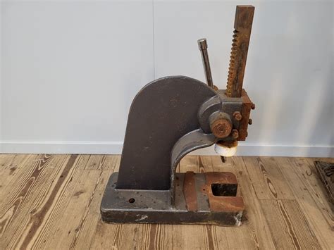 Gebruikte Handpers Circulaire Bouwmaterialen