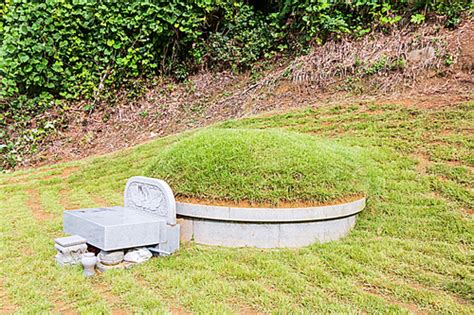 벌초가 끝나 산소 묘지 무덤 유토이미지 상세페이지 베이직샵 사진 21092487