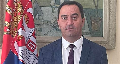 НЕНАД МИТРОВИЋ ПОСЕТИО ПОРОДИЦУ МУХАРЕМИ ИЗ МЕДВЕЂЕ Координационо тело Владе Републике Србије