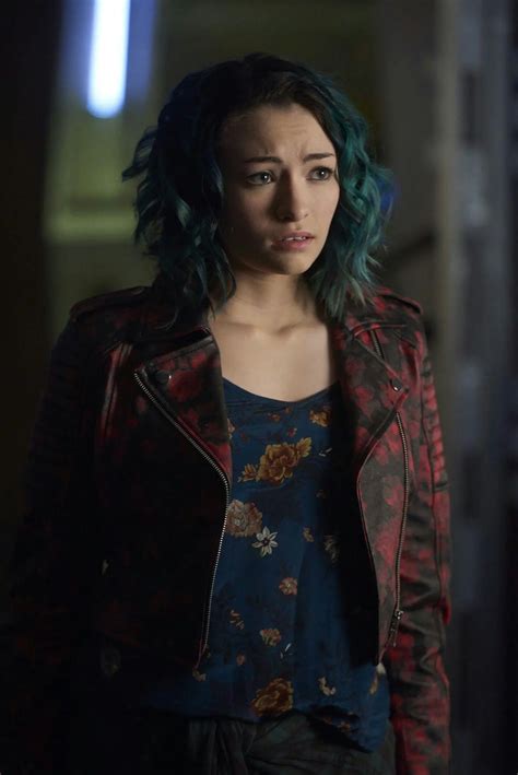 Jodelle Ferland Scrolller