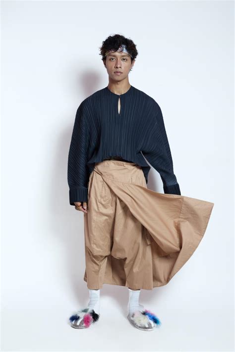 Local Designer Melinda Looi Pays Tribute To Kebaya Creators In Her Raya