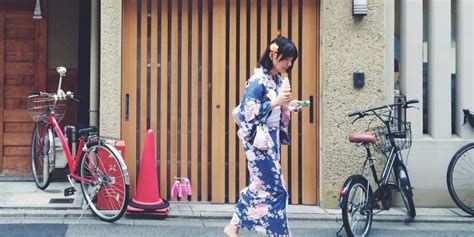 Hikikomori And The Rental Sister