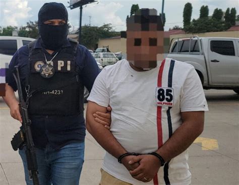 En Posesión De Varias Piezas De Auto Y Moto Arrestan En Tegucigalpa A