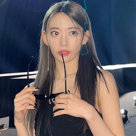 Le Sserafim Sakura Sakura