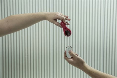 Sex toys tecnológicos e temáticos inovam mercado erótico 17 09 2022 Mpme Folha