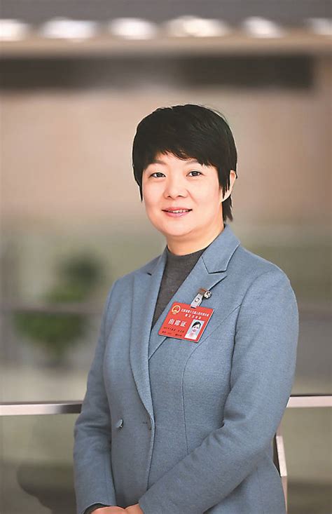 扬州代表团团长张宝娟：坚决扛起新使命 奋力建设“好地方”发展产业人民