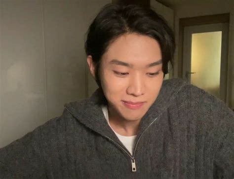 вαєкнуυи ѕ ℓİgнт ЄꉧO ¹⁴⁸⁵ ᴅᴏɴ adlı kullanıcının DEMIAN 데미안 panosundaki Pin