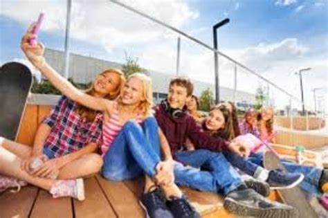 Role Of Social Media In The Rise Of Narcissism Among Millennials Hubpages