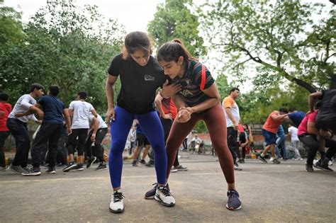 Indian Wrestler Bajrang Punia Along With Other Wrestlers Practices