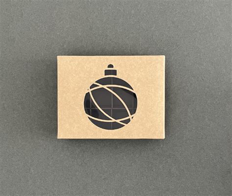 Weihnachtliche Pralinenschachtel Mit Sichtfenster Kugel