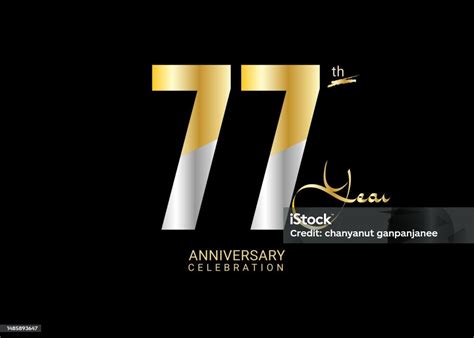 77 주년 기념 축하 금색과 은색 벡터 템플릿 77 숫자 로고 디자인 77 번째 생일 로고 로고 타입 기념일 축하를위한 벡터 기념일 포스터 초대 카드 0명에 대한 스톡 벡터
